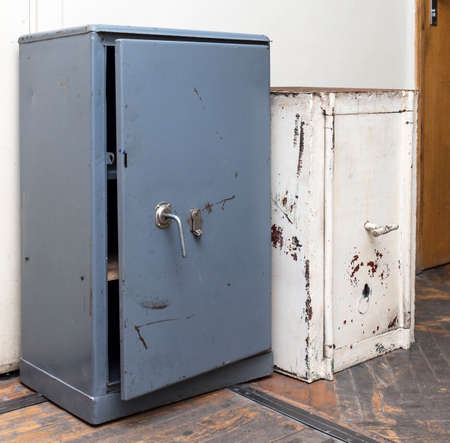 old metal safe - Stock Image - Everypixel