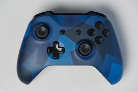 Photo de Blue modern game pad close up - ID:1-141040677 - image libre ...