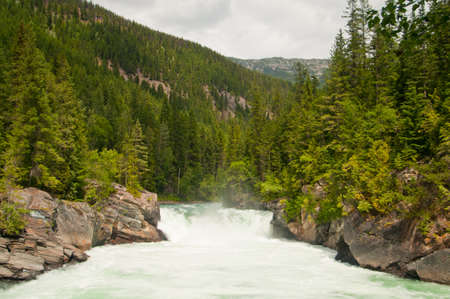 Majestic Overlander Falls in Canada.の写真素材 [40011280870] - イメージマート