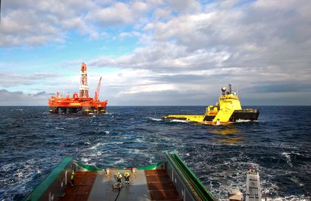 Foto del Anchor handling of an Semi - ID:5518751 - Imagen libre de ...