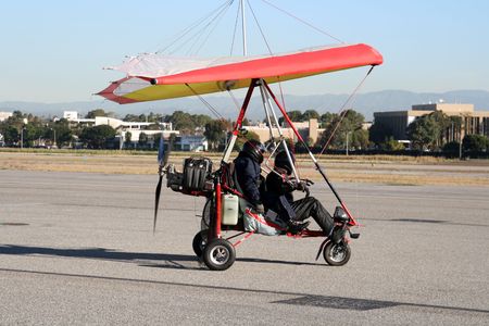 ultralight experimental airplane on the groundの写真素材 [40000695440]｜毎月1点 ...