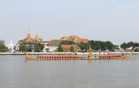 BANGKOK, THAILAND - November 2:one practice of ride the Royal boat ...